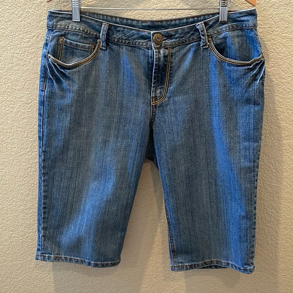 Baccini | Shorts | Baccini Long Bermuda Jean Shorts With Stretch Size 2 ...